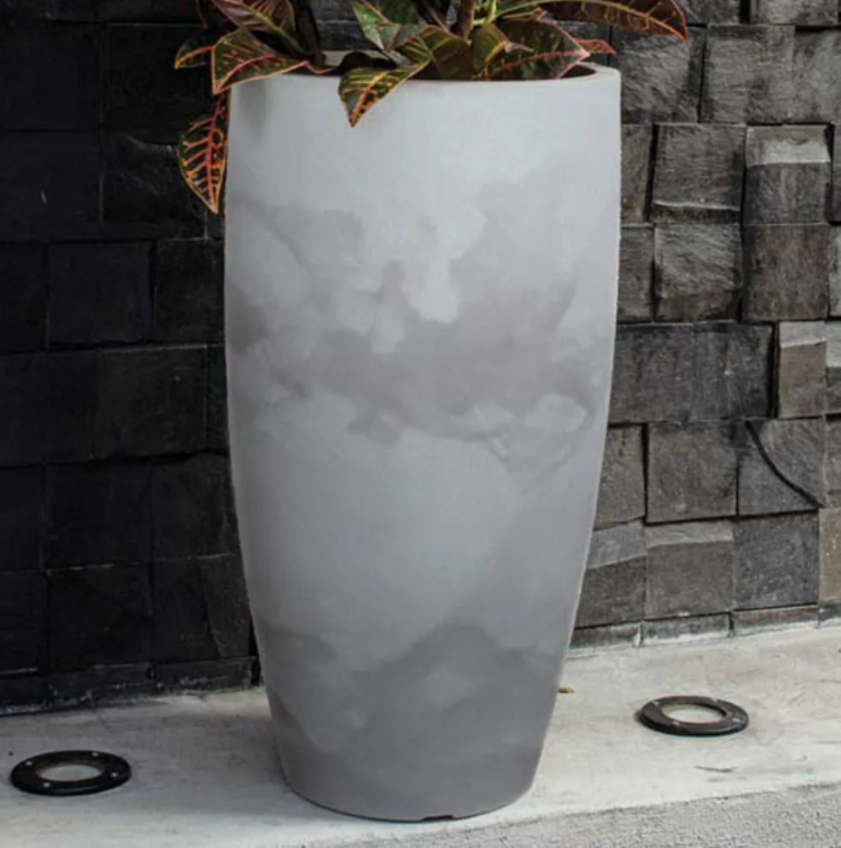 Vaso de Polietileno Cônico Slim Liso 45 Japi - Cimento Queimado
